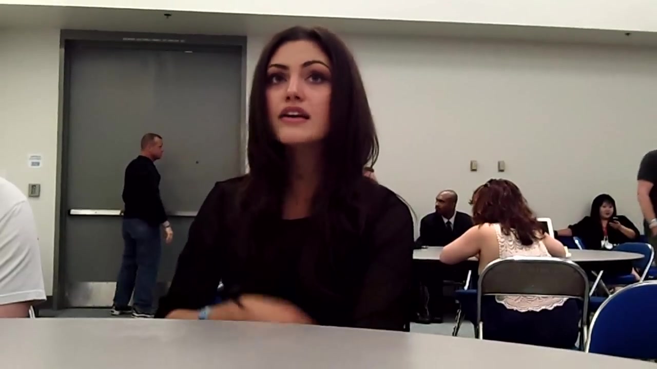 Phoebe Talks 'The Secret Circle' at SDCC - sdcceleventvholic224 ...