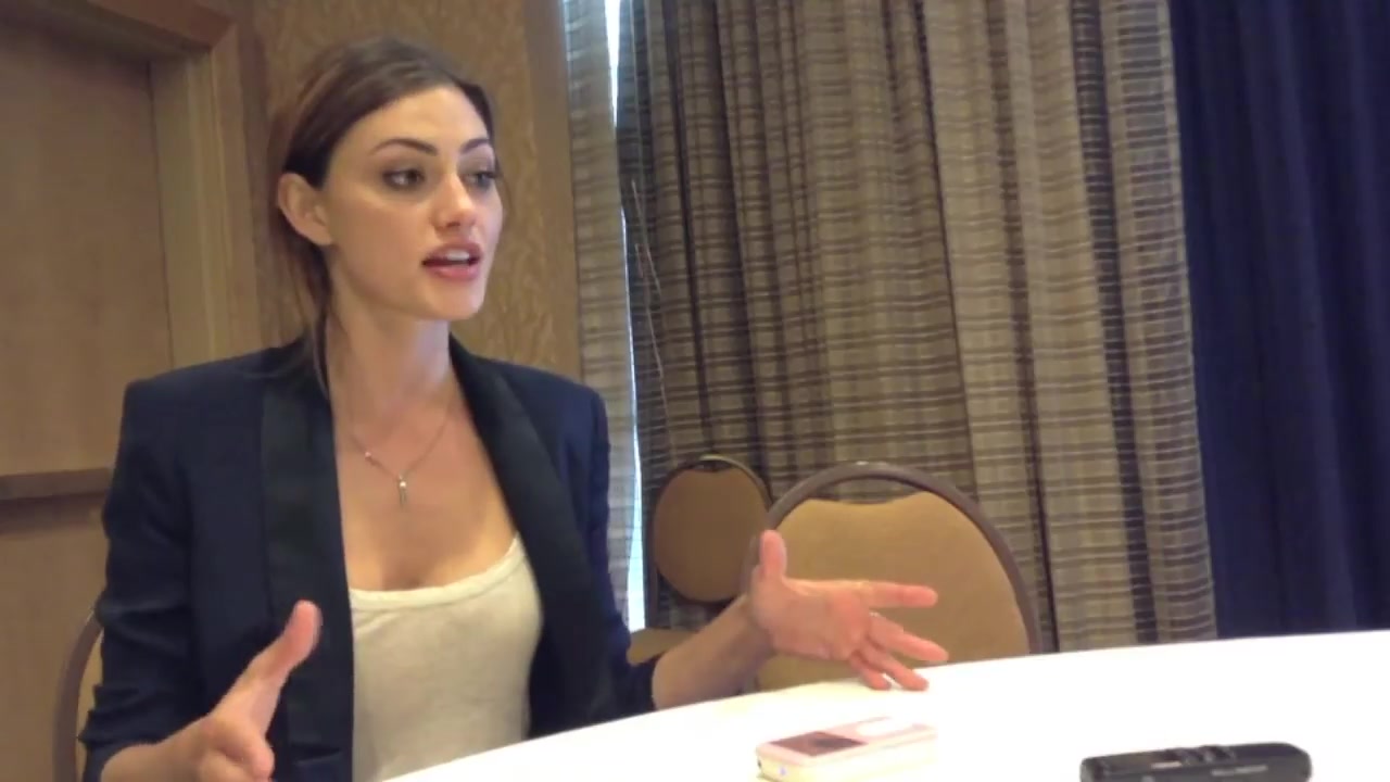 TV Equals - Phoebe talks The Originals, pregnancy, family, Rebekah and ...