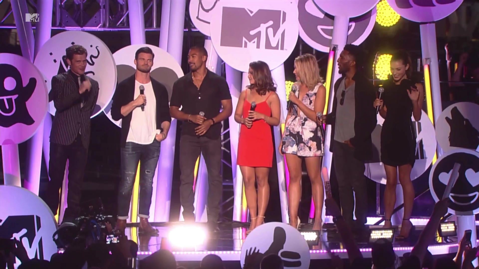 'The Originals' Cast Introducing All Time Low at the MTV Fandom Awards ...