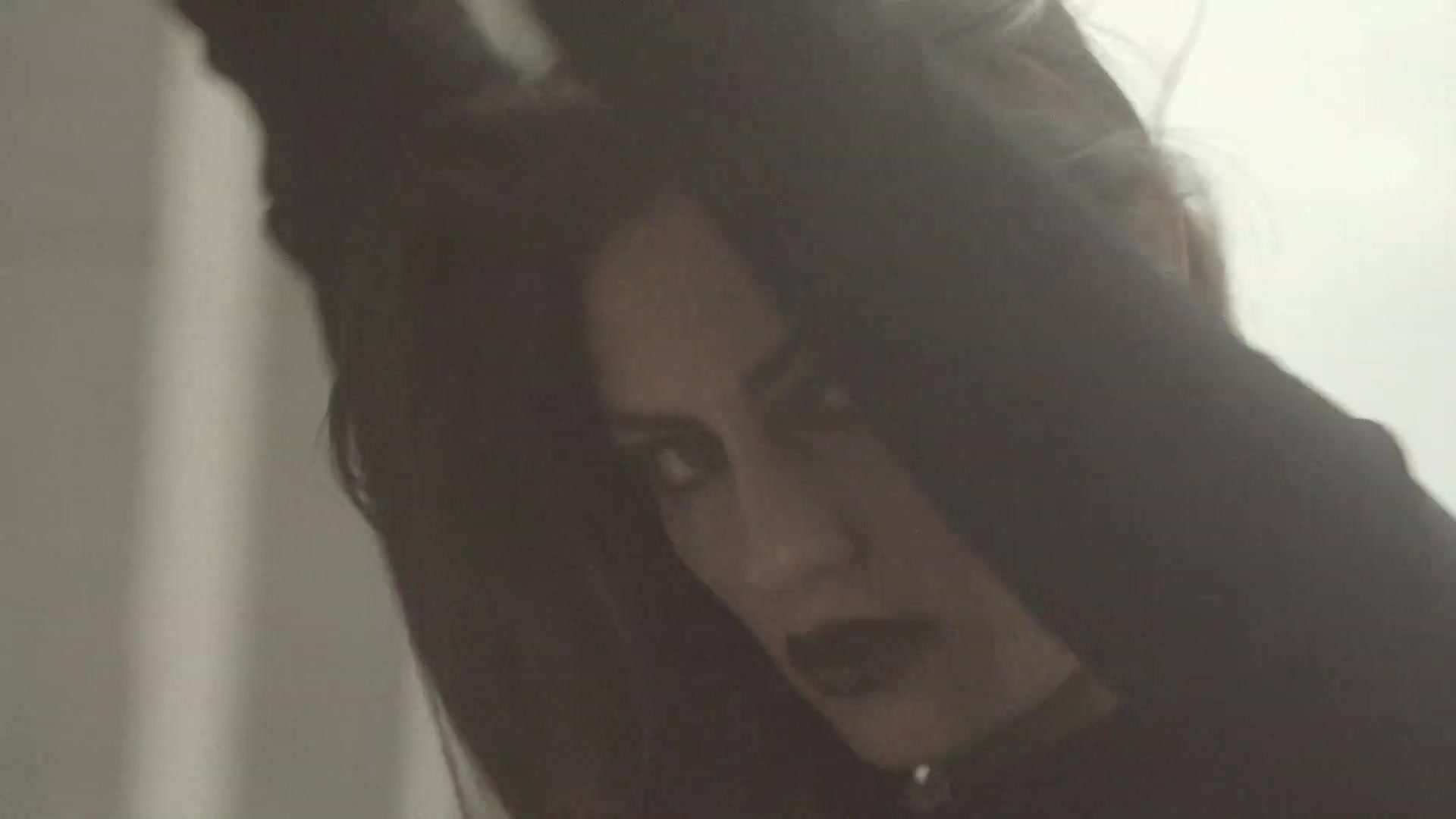 Gritty Pretty Magazine (2019) - GrittyPretty034 - Phoebe Tonkin Web