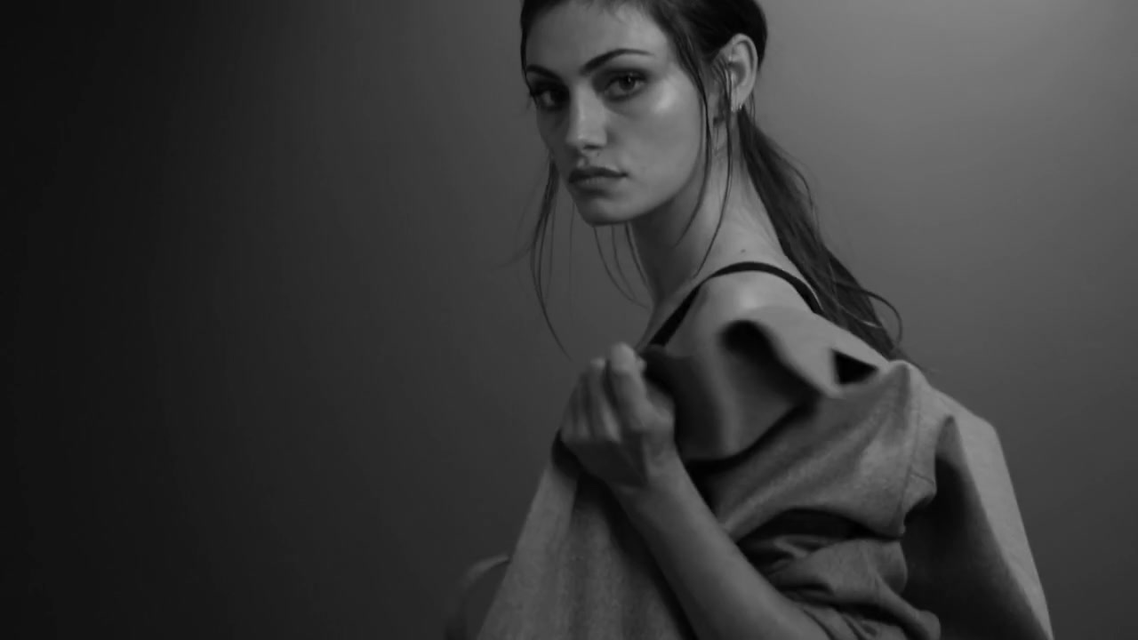 Gritty Pretty Magazine - grittypretty 0103 - Phoebe Tonkin Web