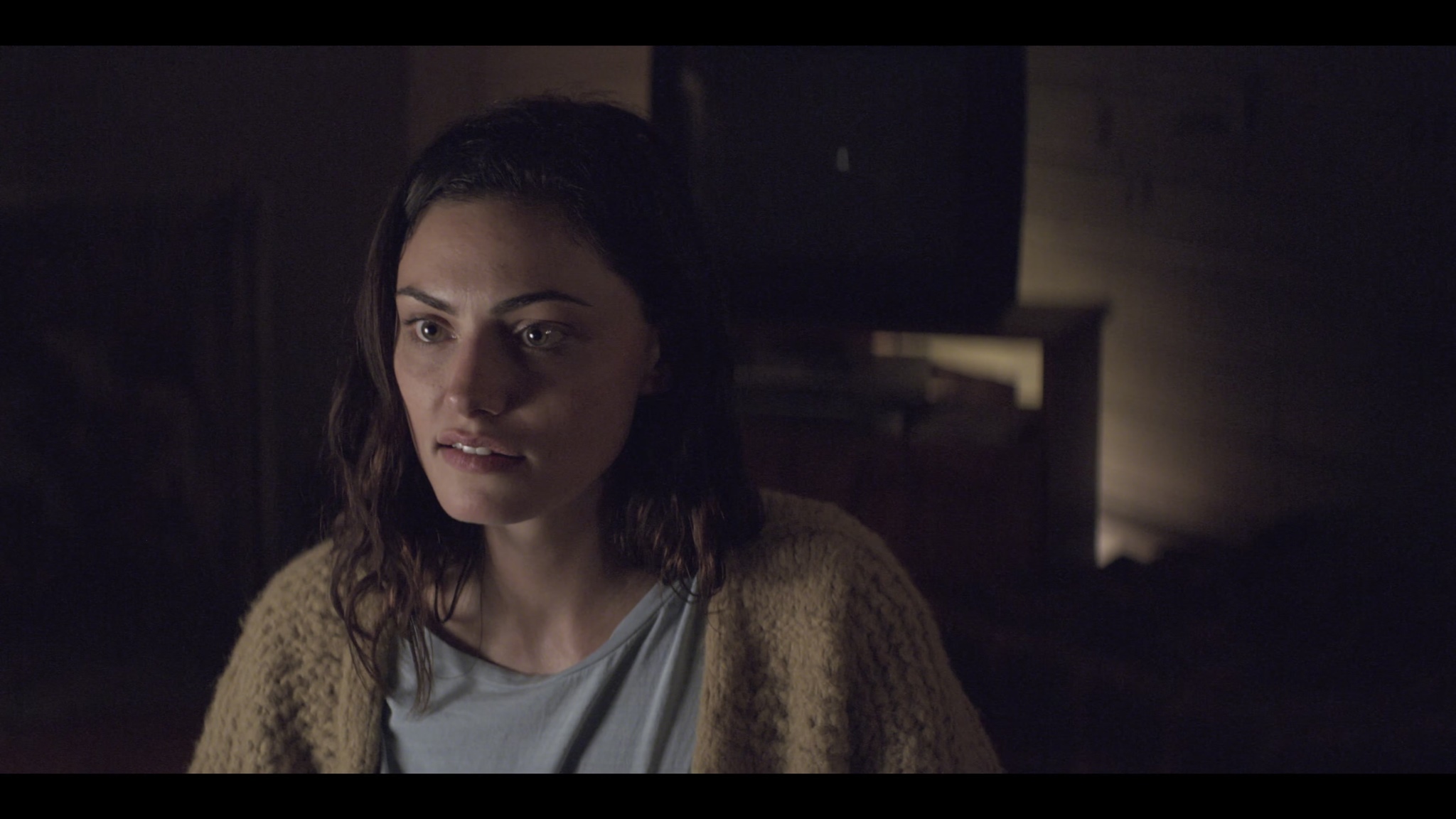 Part Two - Back to Life - Bloom1x02 0364 - Phoebe Tonkin Web