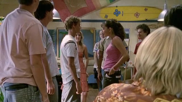 1x02 - Pool Party - h2o s01e02 0138 - Phoebe Tonkin Web