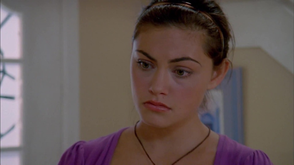 3x26 - Graduation - h2o s03e26 0032 - Phoebe Tonkin Web