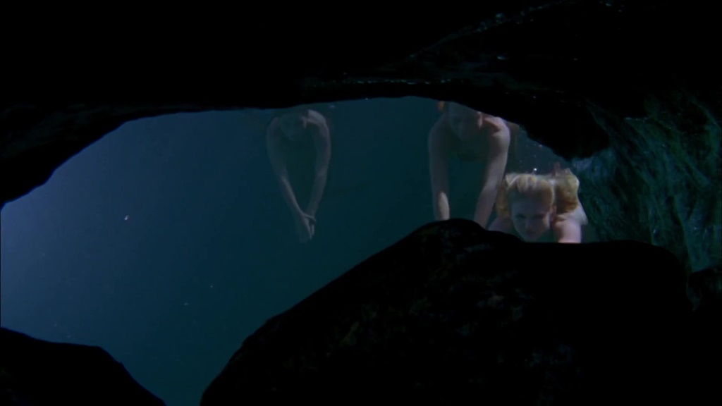 3x26 - Graduation - h2o s03e26 0090 - Phoebe Tonkin Web