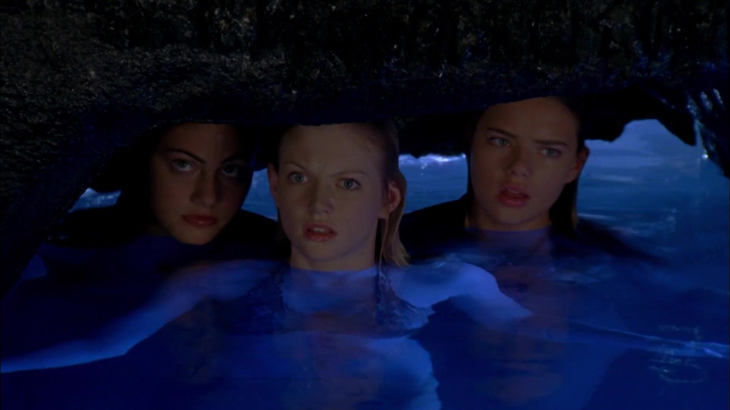 3x26 - Graduation - h2o s03e26 0106 - Phoebe Tonkin Web