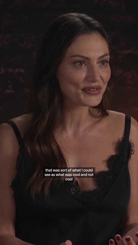 Buzzfeed - Phoebe Tonkin talks awkward teenage phase - buzzfeedint076 ...