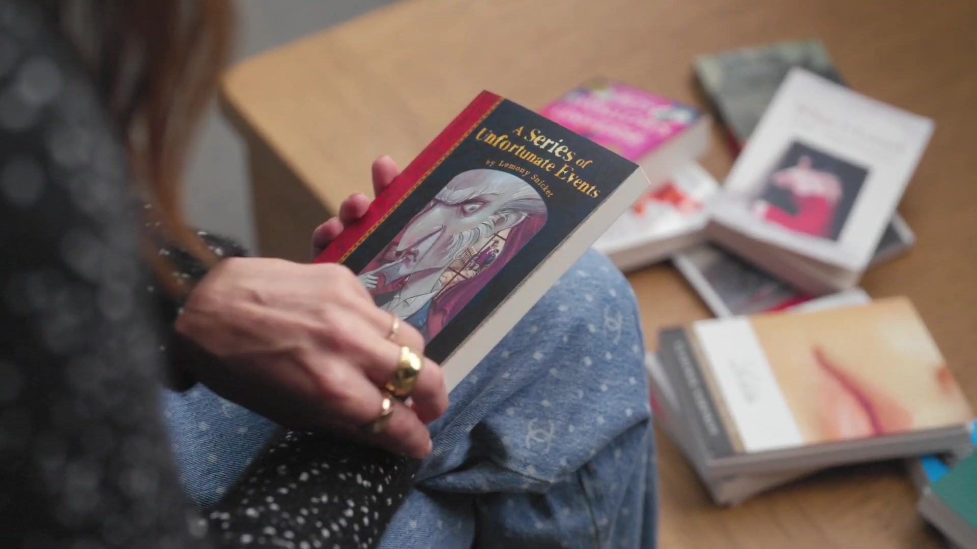 Chanel - In the Library with Phoebe Tonkin - chanellibrary043 - Phoebe ...